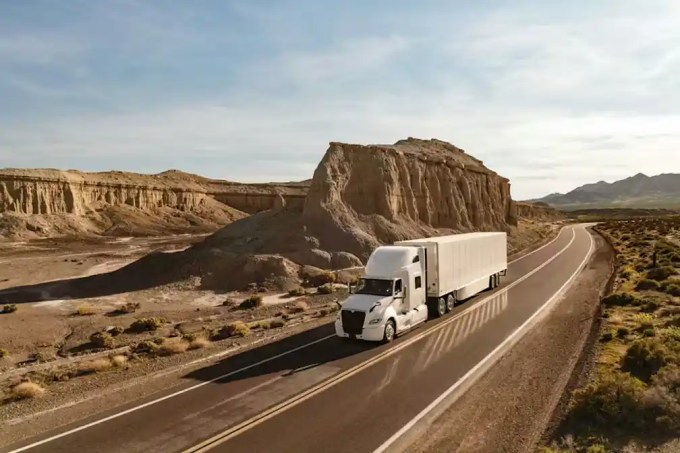 Heavy-Duty Truck Crash Causes Under New FMCSA Review